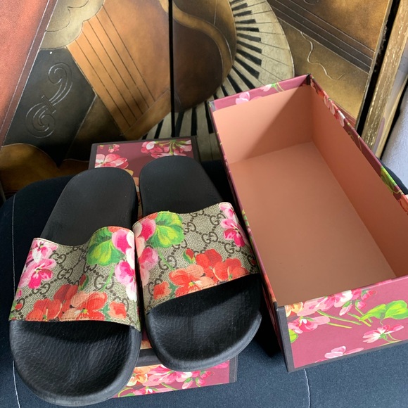 Gucci | Shoes | Gucci Flip Flops | Poshmark